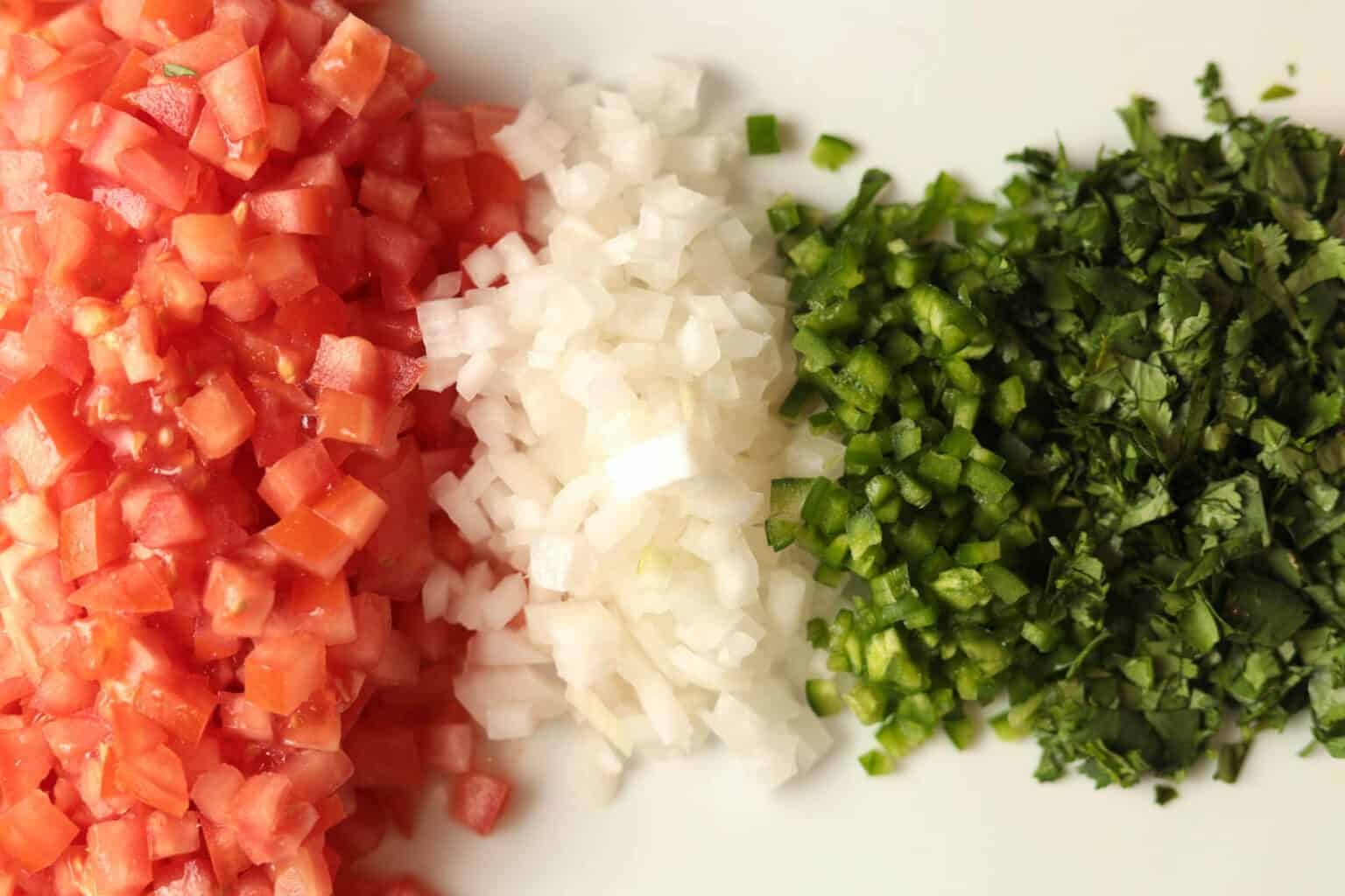 How to Make Fresh Pico de Gallo - A Peachy Plate