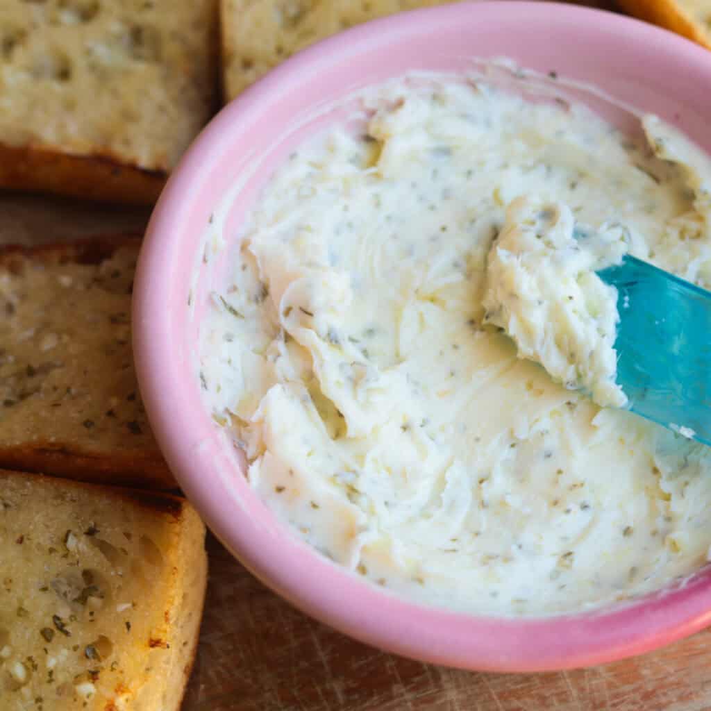 Easy Garlic Butter for Bread – Quick 10-Minute Recipe - A Peachy Plate